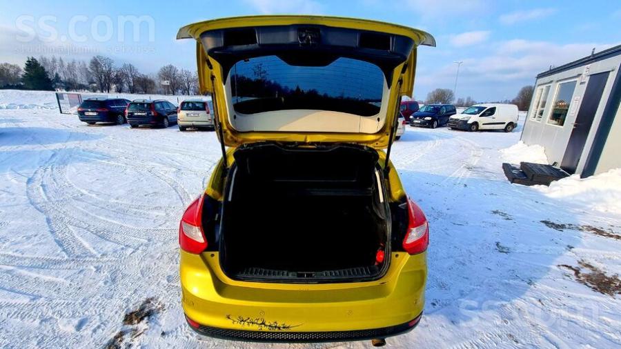 Yellow Ford Focus 2011 in Cesis, with an engine capacity of 1.60 L and mileage of 329 thousand km for 2500 €, photo 18 on AUTOMOTO.COM.LV