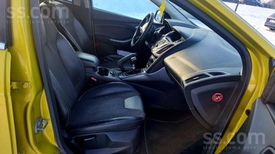 Yellow Ford Focus 2011 in Cesis, with an engine capacity of 1.60 L and mileage of 329 thousand km for 2500 €, photo 21 on AUTOMOTO.COM.LV