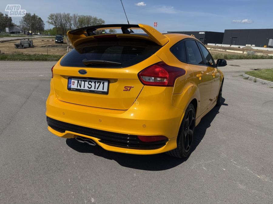 Dzeltens Ford Focus 2016 Klaipėda, ar dzinēja tilpumu 2.00 L un nobraukumu 295 tūkst. km par 13000 €, foto 6 vietnē AUTOMOTO.COM.LV