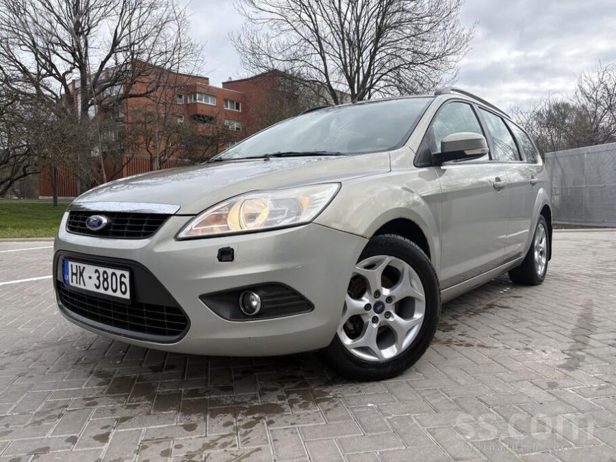 Yellow Ford Focus 2009 in Riga, with an engine capacity of 1.60 L and mileage of 220 thousand km for 2300 €, photo 1 on AUTOMOTO.COM.LV