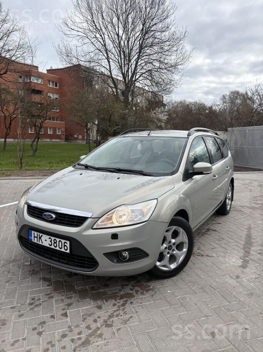 Yellow Ford Focus 2009 in Riga, with an engine capacity of 1.60 L and mileage of 220 thousand km for 2300 €, photo 5 on AUTOMOTO.COM.LV