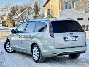Yellow Ford Focus 2010 in Jelgava, with an engine capacity of 1.60 L and mileage of 257 thousand km for 2250 €, photo 8 on AUTOMOTO.COM.LV
