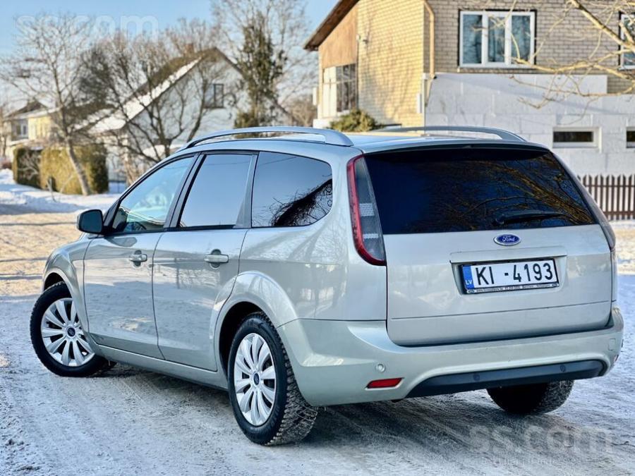 Yellow Ford Focus 2010 in Jelgava, with an engine capacity of 1.60 L and mileage of 257 thousand km for 2250 €, photo 8 on AUTOMOTO.COM.LV