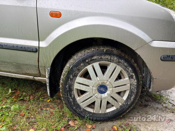 Ford Fusion 2005 Tallina vietnē Smilšu krāsa Ford Fusion 2005 Tallina, ar dzinēja tilpumu 1.40 L un nobraukumu 204 tūkst. km par 500 €, foto 11 vietnē AUTOMOTO.COM.LV