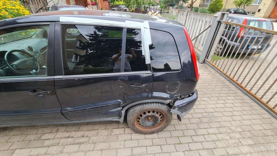 Melns Ford Fusion 2006 Panevēža, ar dzinēja tilpumu 1.60 L un nobraukumu 304 tūkst. km par 600 €, foto 4 vietnē AUTOMOTO.COM.LV