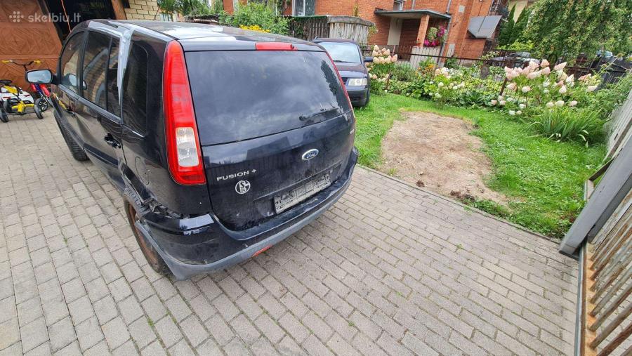 Melns Ford Fusion 2006 Panevēža, ar dzinēja tilpumu 1.60 L un nobraukumu 304 tūkst. km par 600 €, foto 5 vietnē AUTOMOTO.COM.LV