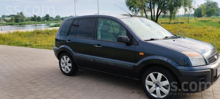 Black Ford Fusion 2006 in Riga, with an engine capacity of 1.60 L and mileage of 319 thousand km for 2000 €, photo 3 on AUTOMOTO.COM.LV