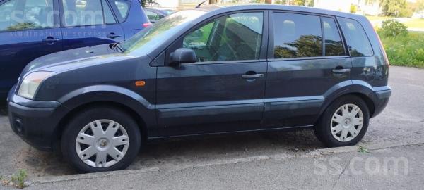 Black Ford Fusion 2006 in Riga, with an engine capacity of 1.60 L and mileage of 319 thousand km for 1600 €, photo 3 on AUTOMOTO.COM.LV