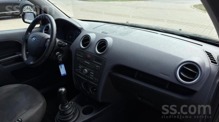 Melns Ford Fusion 2006 Liepāja, ar dzinēja tilpumu 1.40 L un nobraukumu 239 tūkst. km par 2550 €, foto 16 vietnē AUTOMOTO.COM.LV