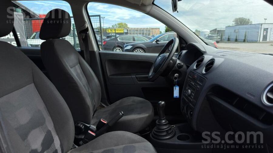 Melns Ford Fusion 2006 Liepāja, ar dzinēja tilpumu 1.40 L un nobraukumu 239 tūkst. km par 2550 €, foto 17 vietnē AUTOMOTO.COM.LV
