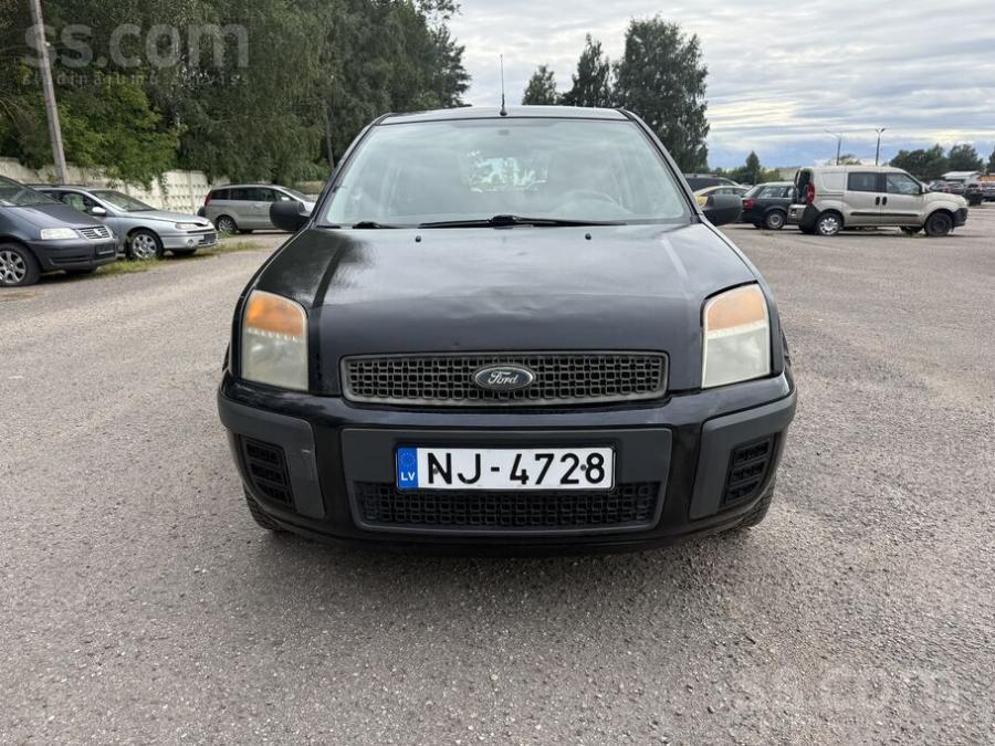 Black Ford Fusion 2006 in Riga, with an engine capacity of 1.40 L and mileage of 262 thousand km for 1180 €, photo 8 on AUTOMOTO.COM.LV