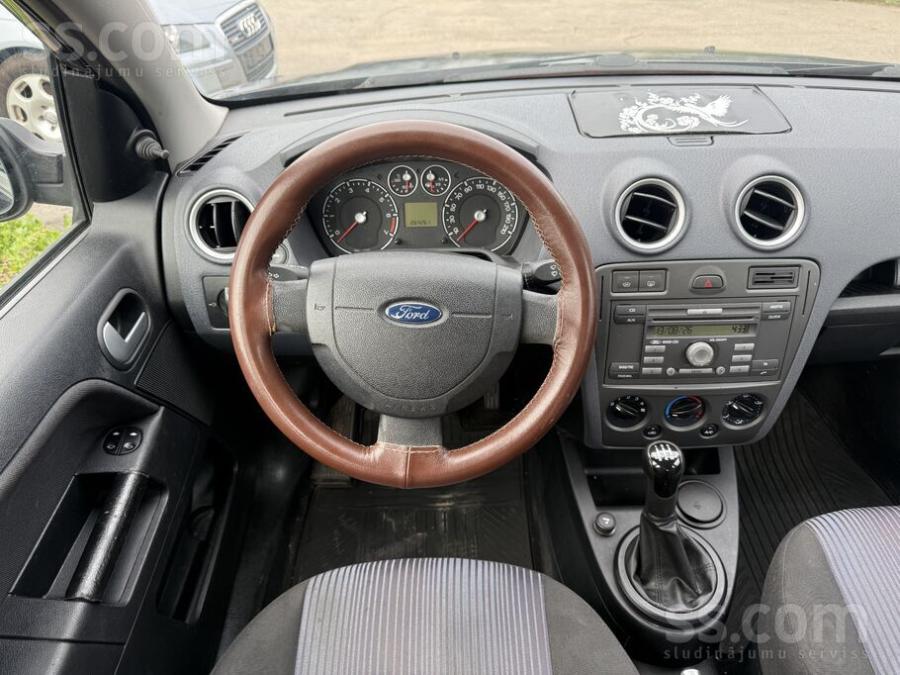 Black Ford Fusion 2006 in Riga, with an engine capacity of 1.40 L and mileage of 262 thousand km for 1180 €, photo 11 on AUTOMOTO.COM.LV