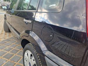 Black Ford Fusion 2008 in Prienai, with an engine capacity of 1.39 L and mileage of 108 thousand km for 2699 €, photo 6 on AUTOMOTO.COM.LV