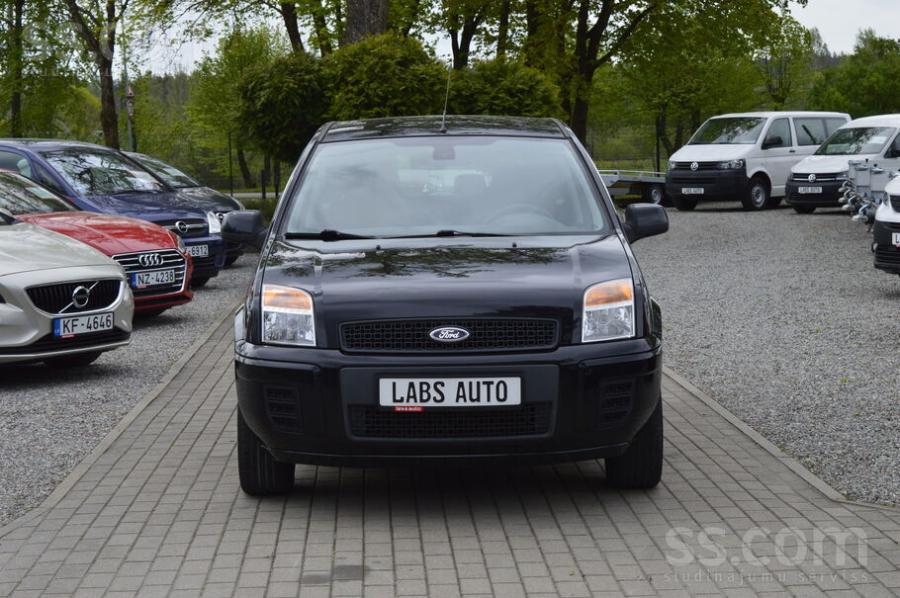 Black Ford Fusion 2011 in Tukums, with an engine capacity of 1.40 L and mileage of 153 thousand km for 3490 €, photo 2 on AUTOMOTO.COM.LV