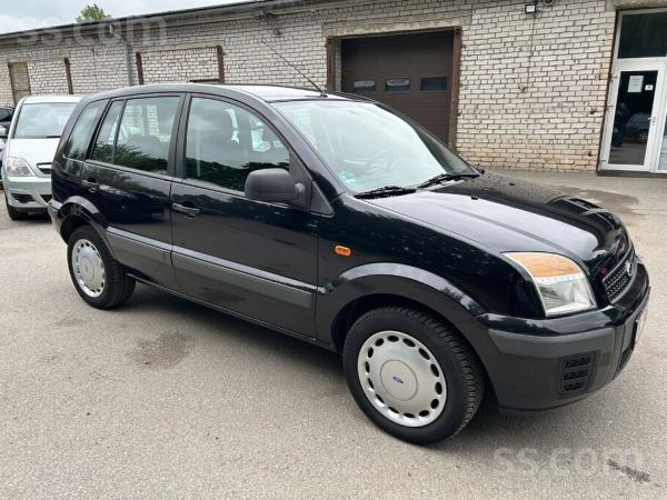 Black Ford Fusion 2011 in Limbazi, with an engine capacity of 1.40 L and mileage of 215 thousand km for 3150 €, photo 3 on AUTOMOTO.COM.LV