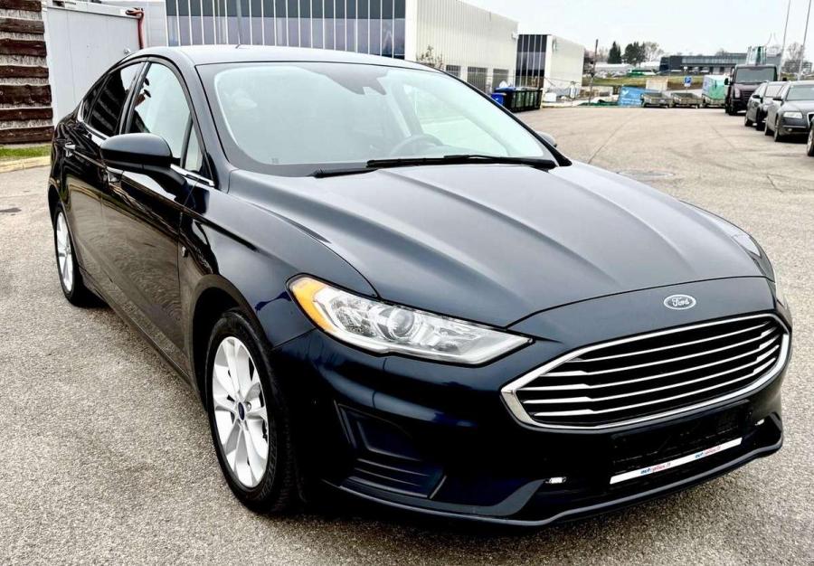 Black Ford Fusion 2020 in Vilnius, with an engine capacity of 1.99 L and mileage of 159 thousand km for 12000 €, photo 5 on AUTOMOTO.COM.LV