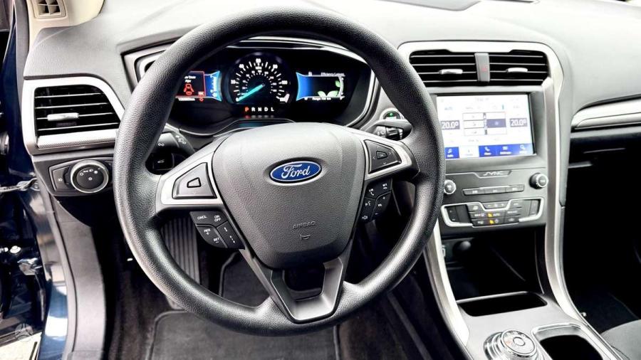 Black Ford Fusion 2020 in Vilnius, with an engine capacity of 1.99 L and mileage of 159 thousand km for 12000 €, photo 9 on AUTOMOTO.COM.LV