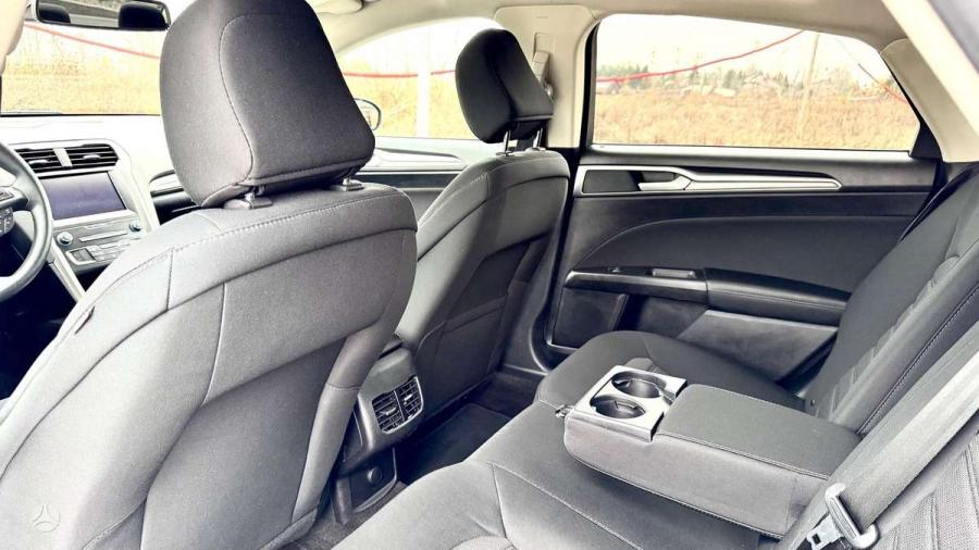 Black Ford Fusion 2020 in Vilnius, with an engine capacity of 1.99 L and mileage of 159 thousand km for 12000 €, photo 13 on AUTOMOTO.COM.LV