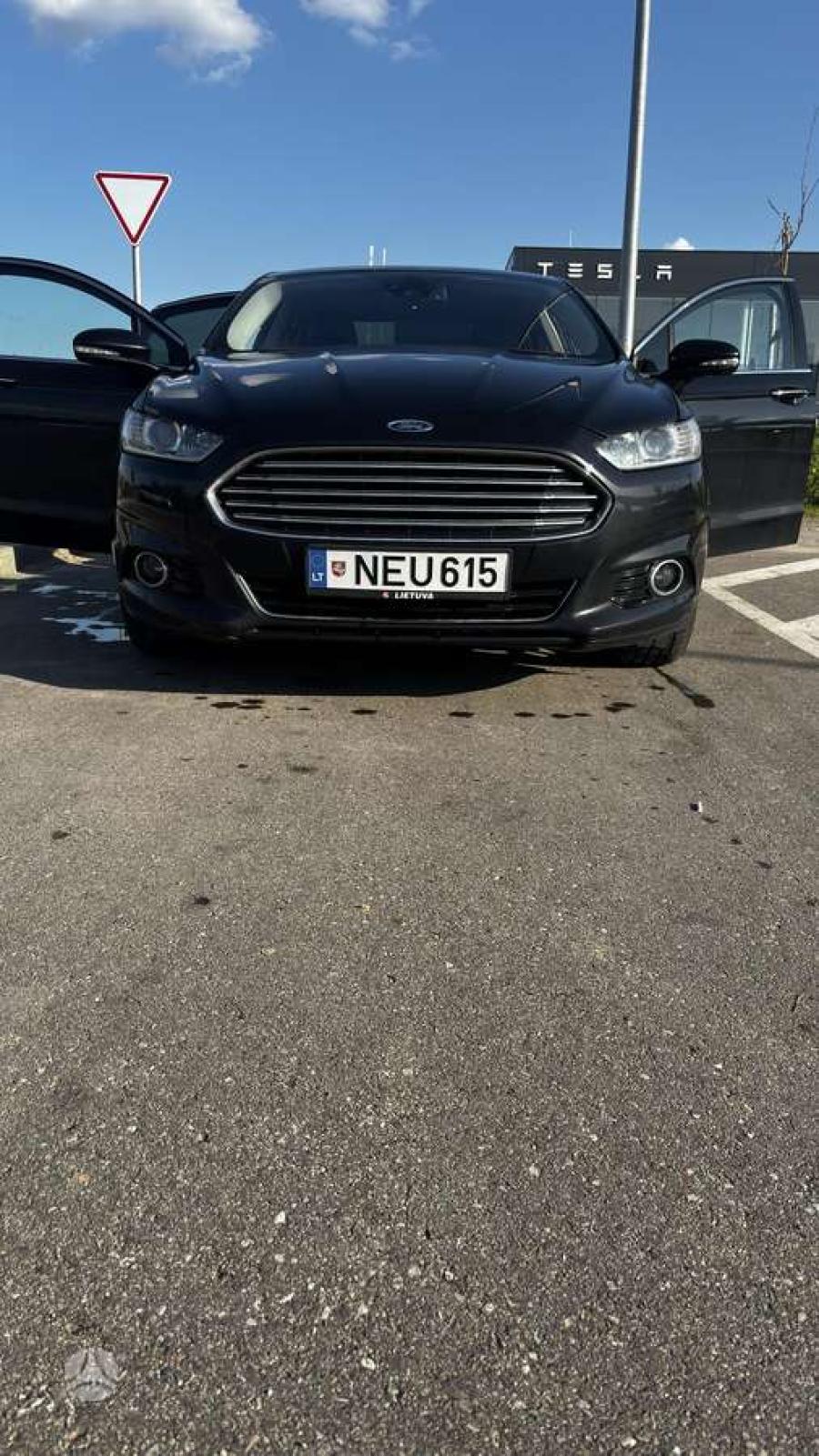 Melns Ford Fusion 2013 Viļņa, ar dzinēja tilpumu 2.00 L un nobraukumu 203 tūkst. km par 3000 €, foto 4 vietnē AUTOMOTO.COM.LV