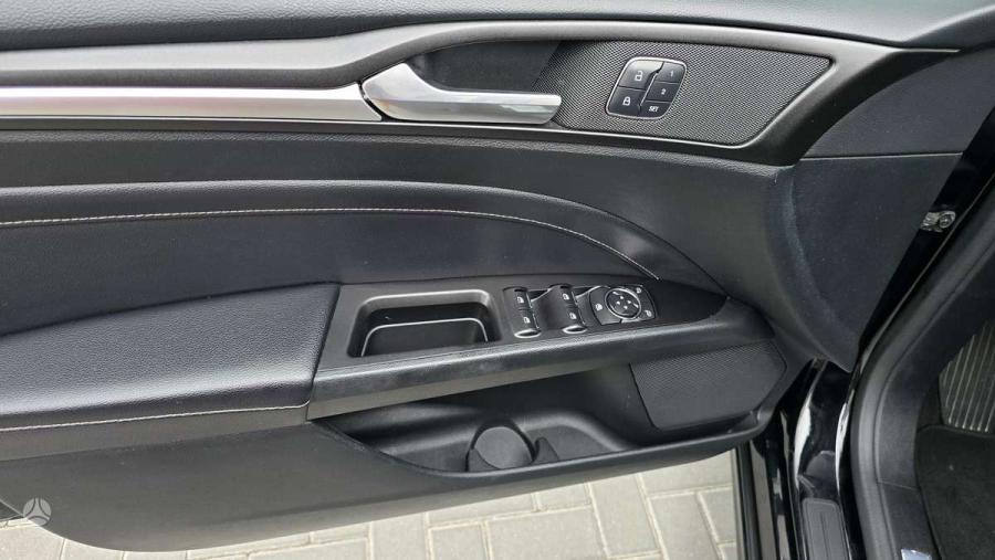 Black Ford Fusion 2017 in Vilnius, with an engine capacity of 2.00 L and mileage of 187 thousand km for 9400 €, photo 22 on AUTOMOTO.COM.LV