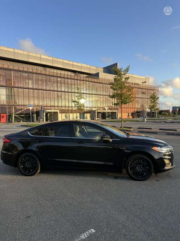 Black Ford Fusion 2019 in Klaipeda, with an engine capacity of 2.49 L and mileage of 79 thousand km for 10900 €, photo 4 on AUTOMOTO.COM.LV