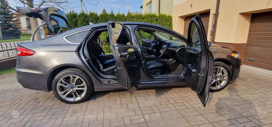 Melns Ford Fusion 2019 Šauļi, ar dzinēja tilpumu 2.00 L un nobraukumu 138 tūkst. km par 13900 €, foto 17 vietnē AUTOMOTO.COM.LV