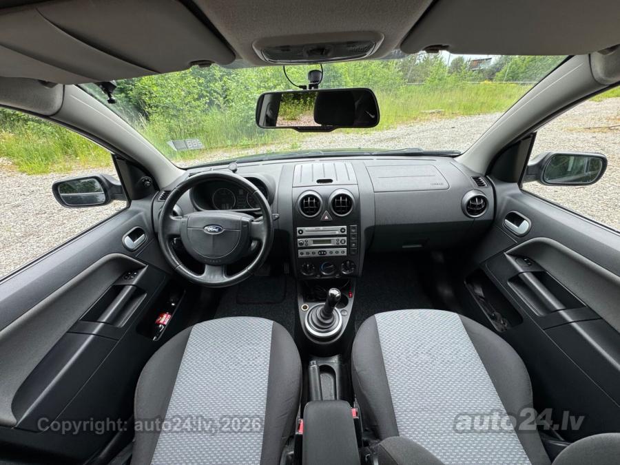 Melns Ford Fusion 2004 Tallina, ar dzinēja tilpumu 1.40 L un nobraukumu 205 tūkst. km par 1900 €, foto 13 vietnē AUTOMOTO.COM.LV