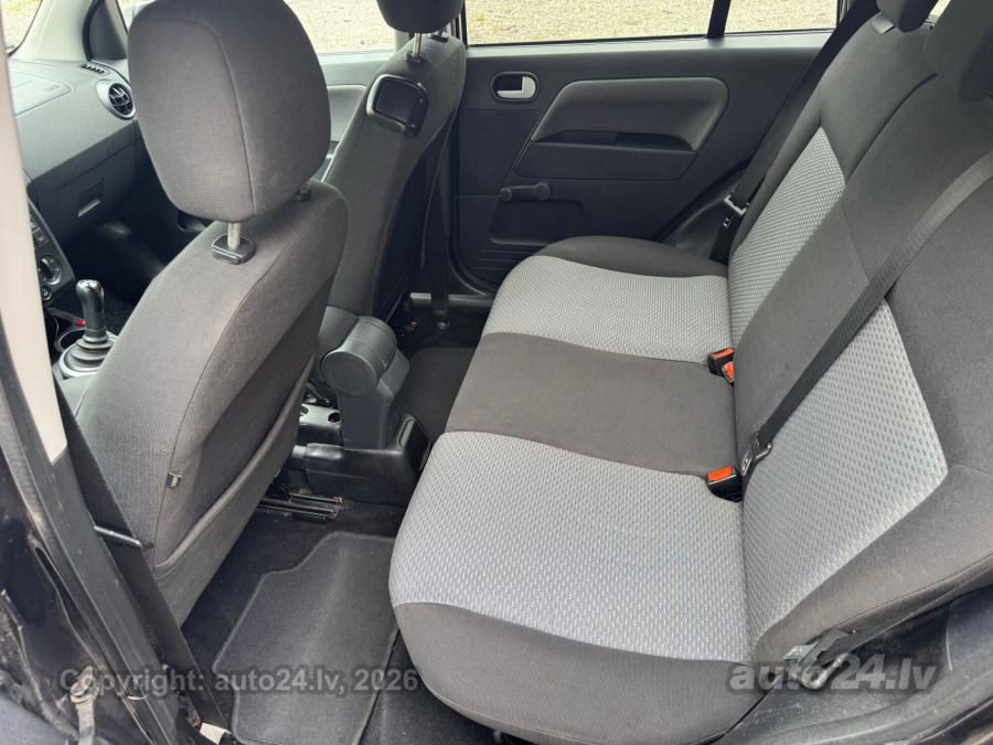 Melns Ford Fusion 2004 Tallina, ar dzinēja tilpumu 1.40 L un nobraukumu 205 tūkst. km par 1900 €, foto 15 vietnē AUTOMOTO.COM.LV