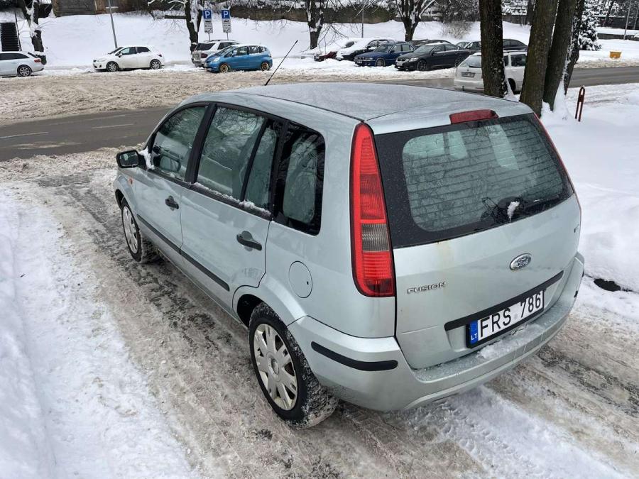 Zils Ford Fusion 2004 Viļņa, ar dzinēja tilpumu 1.40 L un nobraukumu 176 tūkst. km par 1150 €, foto 4 vietnē AUTOMOTO.COM.LV