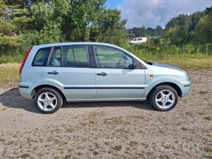 Blue Ford Fusion 2004 in Tukums, with an engine capacity of 1.40 L and mileage of 186 thousand km for 2490 €, photo 8 on AUTOMOTO.COM.LV