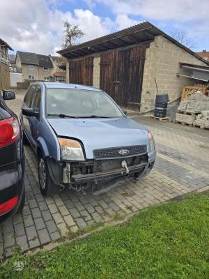 Zils Ford Fusion 2007 Panevēža, ar dzinēja tilpumu 1.40 L un nobraukumu 140 tūkst. km par 1000 €, foto 4 vietnē AUTOMOTO.COM.LV