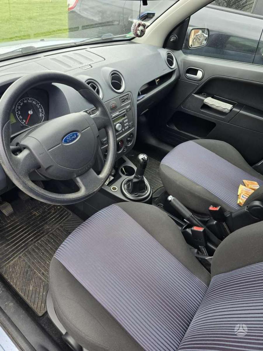 Zils Ford Fusion 2007 Panevēža, ar dzinēja tilpumu 1.40 L un nobraukumu 140 tūkst. km par 1000 €, foto 10 vietnē AUTOMOTO.COM.LV