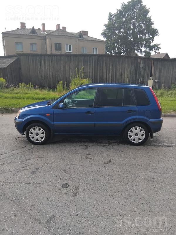 Blue Ford Fusion 2007 in Daugavpils, with an engine capacity of 1.40 L and mileage of 250 thousand km for 1950 €, photo 4 on AUTOMOTO.COM.LV