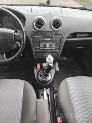 Blue Ford Fusion 2007 in Daugavpils, with an engine capacity of 1.40 L and mileage of 250 thousand km for 1950 €, photo 6 on AUTOMOTO.COM.LV