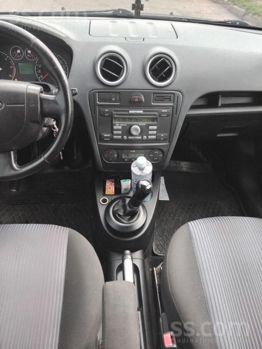 Blue Ford Fusion 2007 in Daugavpils, with an engine capacity of 1.40 L and mileage of 250 thousand km for 1950 €, photo 6 on AUTOMOTO.COM.LV