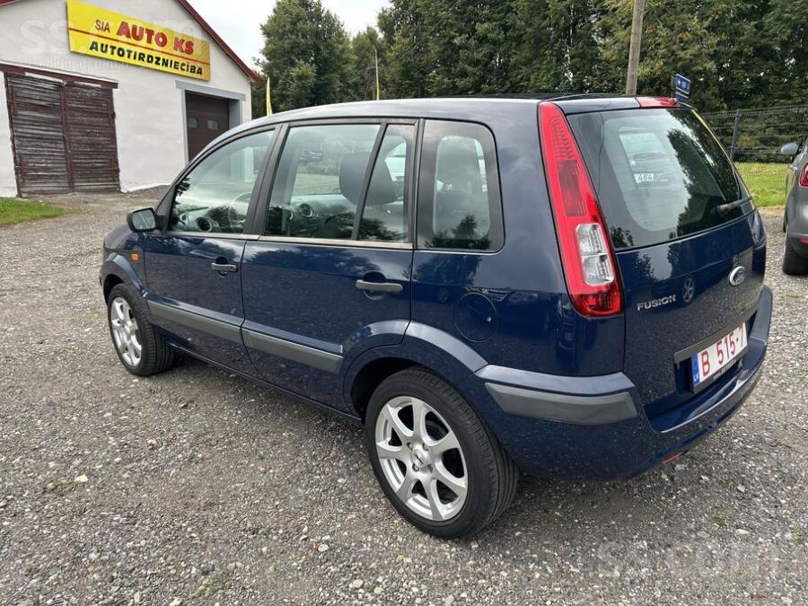 Zils Ford Fusion 2009 Limbaži, ar dzinēja tilpumu 1.40 L un nobraukumu 181 tūkst. km par 3150 €, foto 7 vietnē AUTOMOTO.COM.LV