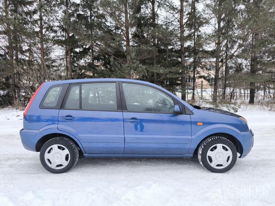 Blue Ford Fusion 2010 in Jelgava, with an engine capacity of 1.40 L and mileage of 175 thousand km for 3999 €, photo 9 on AUTOMOTO.COM.LV