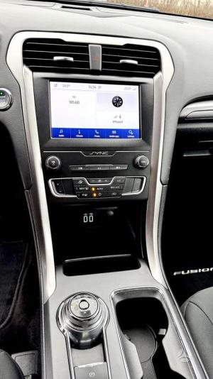 Blue Ford Fusion 2020 in Vilnius, with an engine capacity of 1.99 L and mileage of 164 thousand km for 13500 €, photo 19 on AUTOMOTO.COM.LV