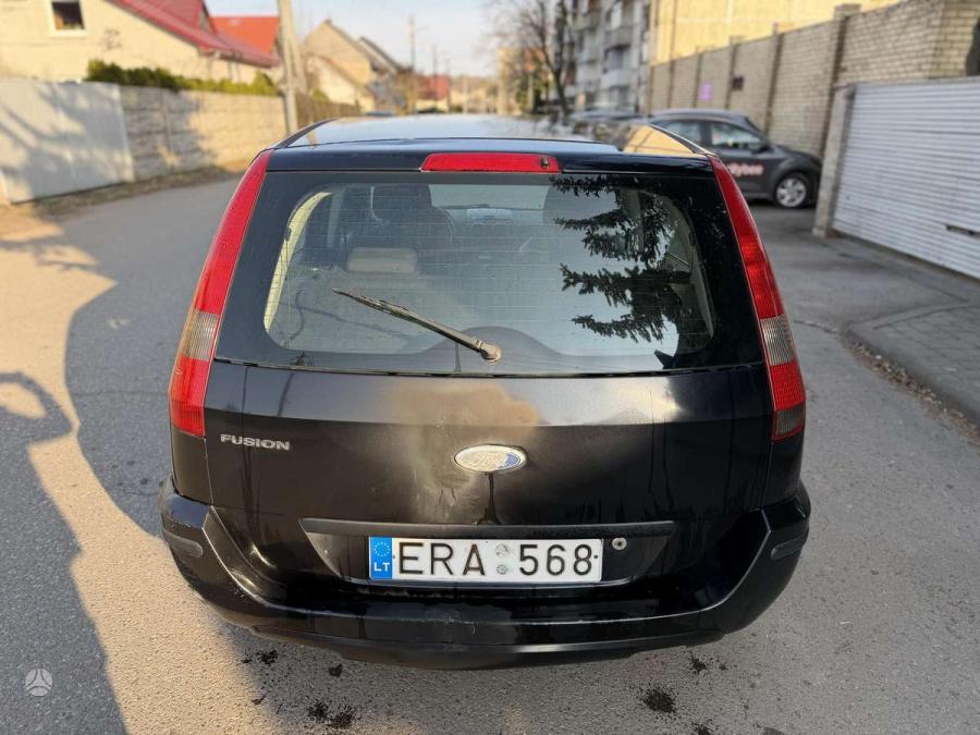 Blue Ford Fusion 2004 in Kaunas, with an engine capacity of 1.40 L and mileage of 400 thousand km for 1250 €, photo 9 on AUTOMOTO.COM.LV