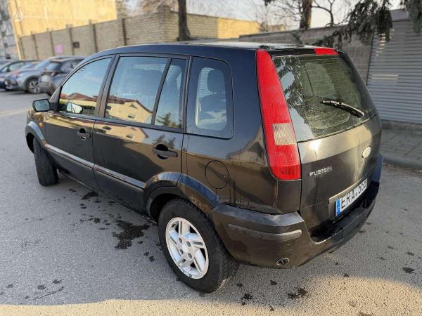Blue Ford Fusion 2004 in Kaunas, with an engine capacity of 1.40 L and mileage of 400 thousand km for 1250 €, photo 9 on AUTOMOTO.COM.LV