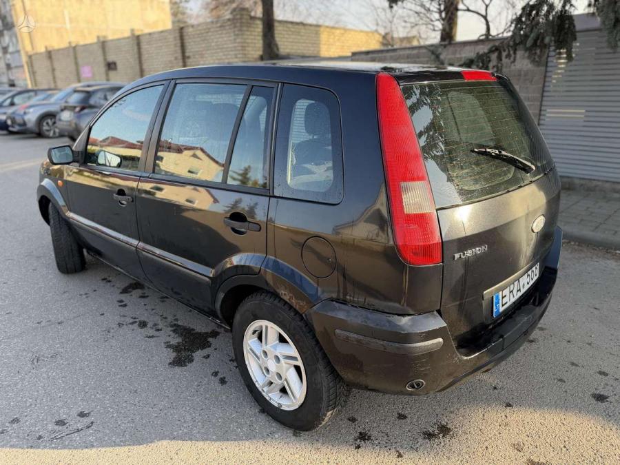 Blue Ford Fusion 2004 in Kaunas, with an engine capacity of 1.40 L and mileage of 400 thousand km for 1250 €, photo 10 on AUTOMOTO.COM.LV