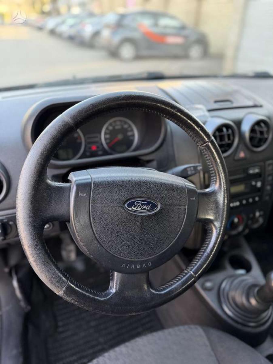 Blue Ford Fusion 2004 in Kaunas, with an engine capacity of 1.40 L and mileage of 400 thousand km for 1250 €, photo 19 on AUTOMOTO.COM.LV