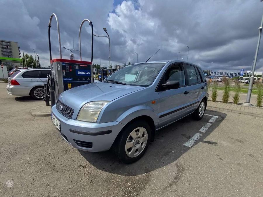 Zils Ford Fusion 2005 Viļņa, ar dzinēja tilpumu 1.60 L un nobraukumu 150 tūkst. km par 2499 €, foto 1 vietnē AUTOMOTO.COM.LV