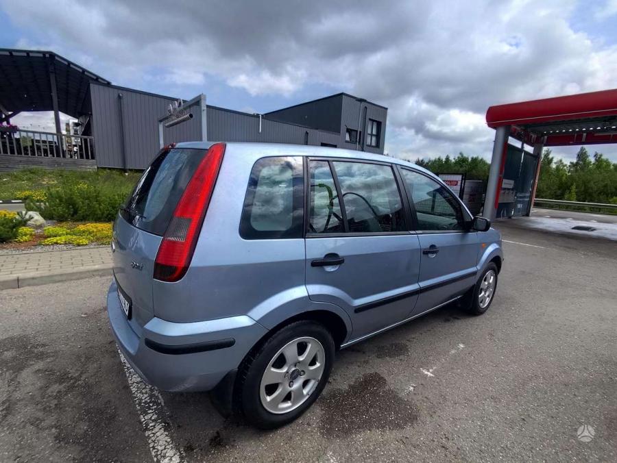 Zils Ford Fusion 2005 Viļņa, ar dzinēja tilpumu 1.60 L un nobraukumu 150 tūkst. km par 2499 €, foto 4 vietnē AUTOMOTO.COM.LV