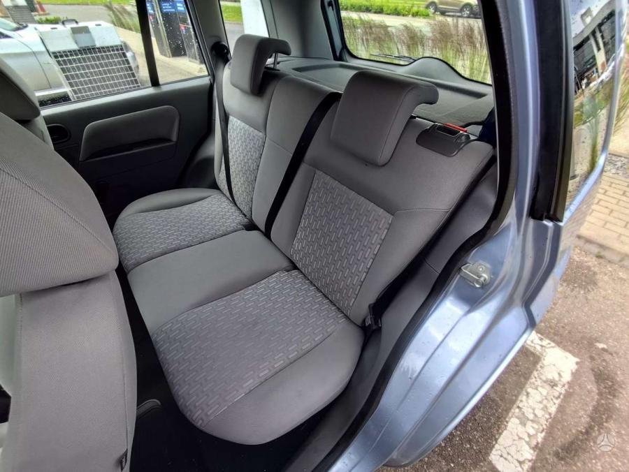 Zils Ford Fusion 2005 Viļņa, ar dzinēja tilpumu 1.60 L un nobraukumu 150 tūkst. km par 2499 €, foto 10 vietnē AUTOMOTO.COM.LV