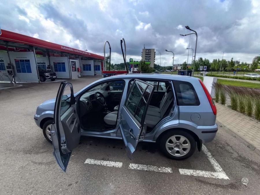 Zils Ford Fusion 2005 Viļņa, ar dzinēja tilpumu 1.60 L un nobraukumu 150 tūkst. km par 2499 €, foto 11 vietnē AUTOMOTO.COM.LV