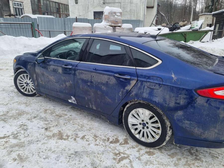 Blue Ford Fusion 2013 in Kaunas, with an engine capacity of 2.00 L and mileage of 245 thousand km for 2800 €, photo 3 on AUTOMOTO.COM.LV