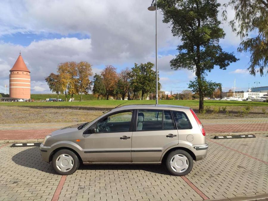 Brown Ford Fusion 2004 in Klaipeda, with an engine capacity of 1.39 L and mileage of 204 thousand km for 1200 €, photo 1 on AUTOMOTO.COM.LV