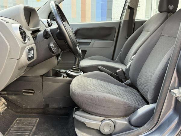 Grey Ford Fusion 2005 in Vilnius, with an engine capacity of 1.40 L and mileage of 190 thousand km for 1499 €, photo 7 on AUTOMOTO.COM.LV