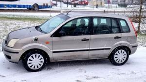 Grey Ford Fusion 2003 in Cesis, with an engine capacity of 1.40 L and mileage of 226 thousand km for 1400 €, photo 6 on AUTOMOTO.COM.LV